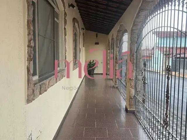 Casa / Sobrado para Venda em Pouso Alegre/MG Jardim Aureliano 3 Quartos