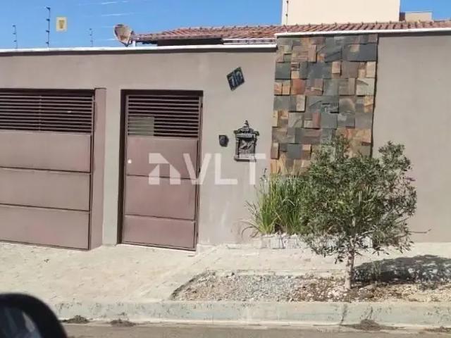 Casa / Sobrado para Venda em Pouso Alegre/MG Parque Real 2 Quartos