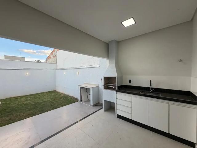Casa / Sobrado para Venda em Pouso Alegre/MG Parque Real 3 Quartos
