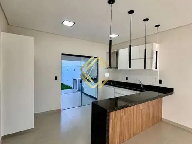 Casa / Sobrado para Venda em Pouso Alegre/MG Parque Real 3 Quartos