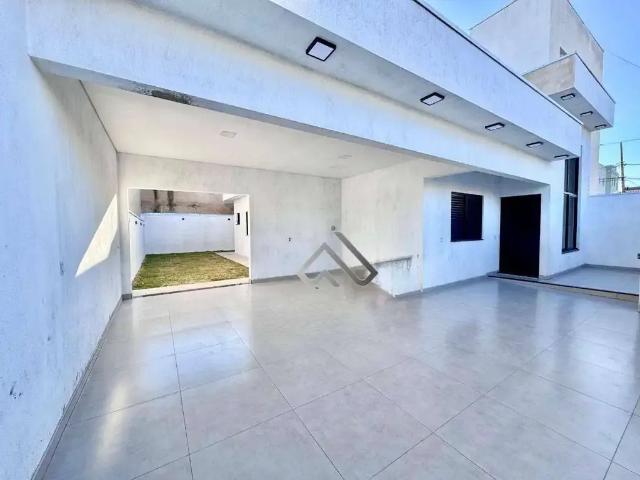 Casa / Sobrado para Venda em Pouso Alegre/MG Parque Real 3 Quartos