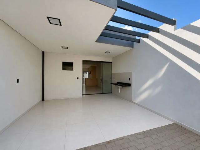 Casa / Sobrado para Venda em Pouso Alegre/MG Parque Real 3 Quartos
