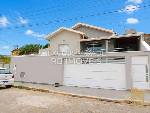 Casa / Sobrado para Venda em Pouso Alegre/MG Presidente Juscelino 3 Quartos