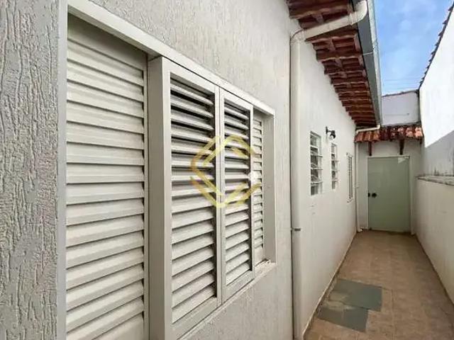 Casa / Sobrado para Venda em Pouso Alegre/MG Recanto dos Fernandes I 3 Quartos