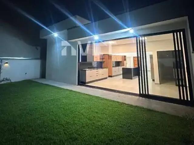 Casa / Sobrado para Venda em Pouso Alegre/MG Residencial Astúrias 3 Quartos