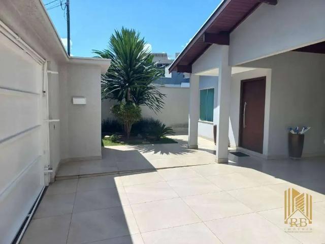 Casa / Sobrado para Venda em Pouso Alegre/MG Residencial Santa Rita 5 Quartos