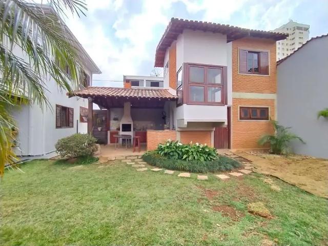Casa / Sobrado para Venda em Pouso Alegre/MG Santa Filomena 5 Quartos