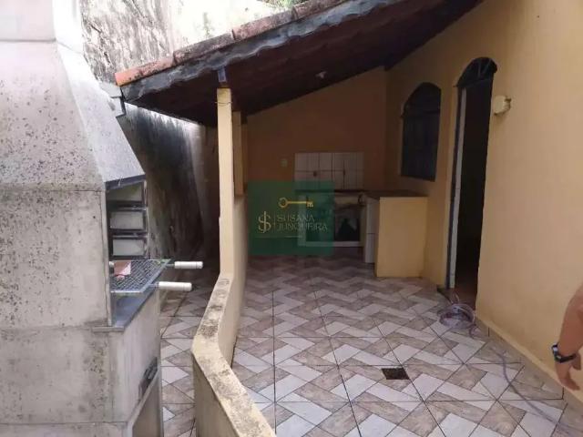 Casa / Sobrado para Venda em Pouso Alegre/MG Saúde 3 Quartos
