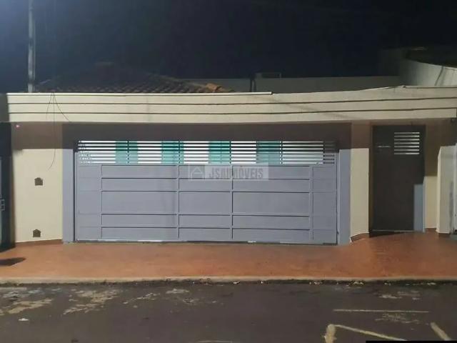 Casa / Sobrado para Venda em Pradópolis/SP Centro 3 Quartos