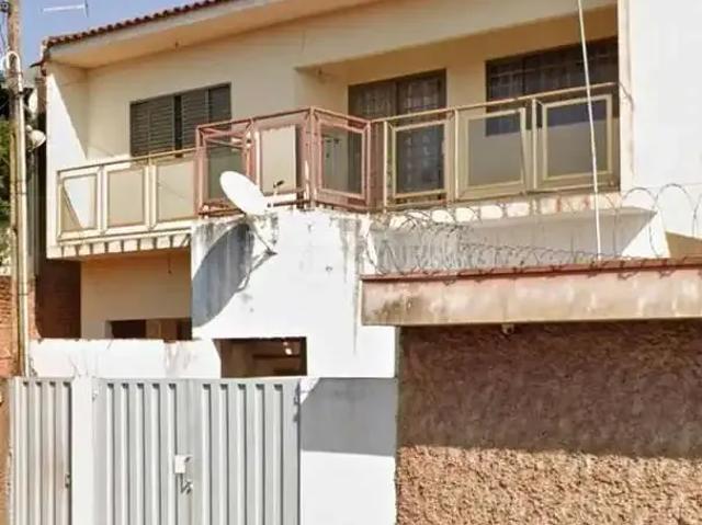 Casa / Sobrado para Venda em Pradópolis/SP Centro 6 Quartos