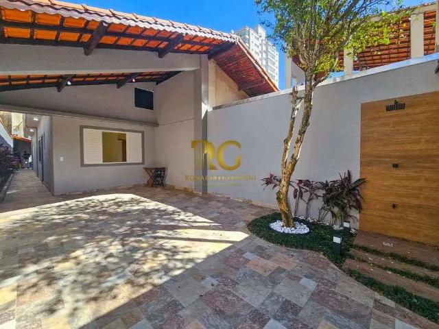 Casa / Sobrado para Venda em Praia Grande/SP Tupi 2 Quartos