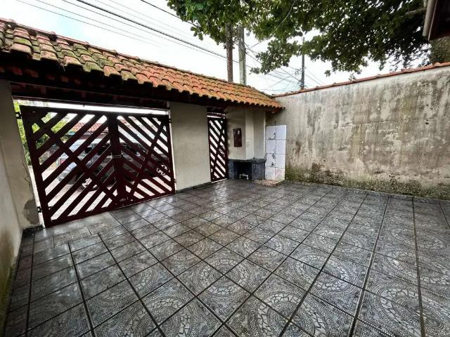 Casa / Sobrado para Venda em Praia Grande/SP Tupi 2 Quartos