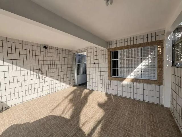 Casa / Sobrado para Venda em Praia Grande/SP Tupi 2 Quartos