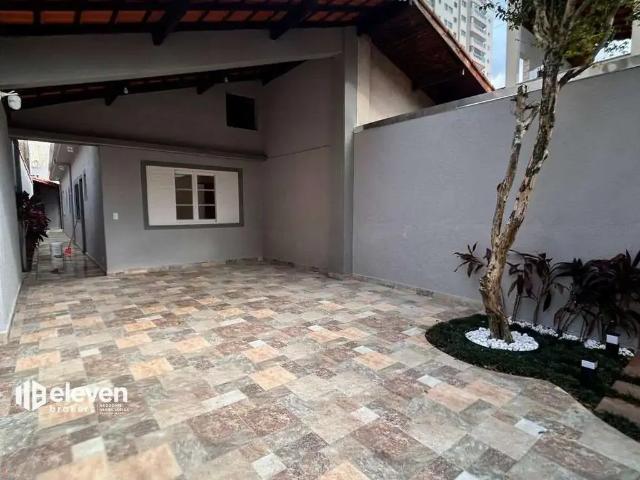 Casa / Sobrado para Venda em Praia Grande/SP Tupi 2 Quartos
