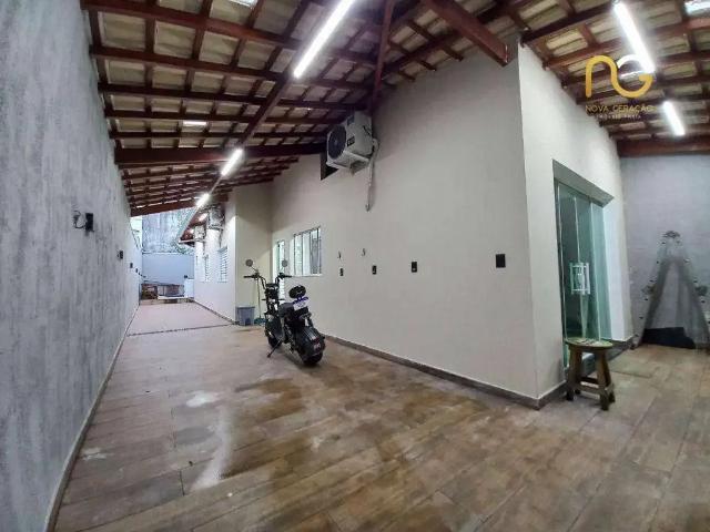 Casa / Sobrado para Venda em Praia Grande/SP Tupi 2 Quartos