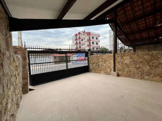 Casa / Sobrado para Venda em Praia Grande/SP Tupi 2 Quartos