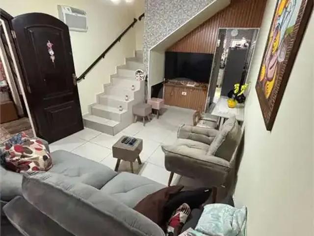 Casa / Sobrado para Venda em Praia Grande/SP Tupi 2 Quartos