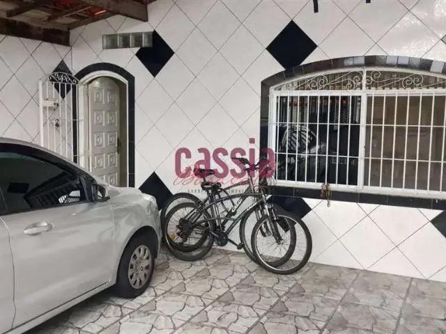 Casa / Sobrado para Venda em Praia Grande/SP Tupi 2 Quartos