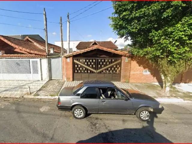 Casa / Sobrado para Venda em Praia Grande/SP Tupi 2 Quartos