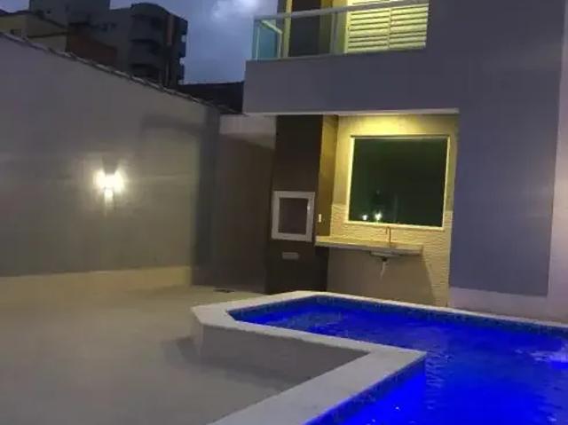 Casa / Sobrado para Venda em Praia Grande/SP Tupi 3 Quartos