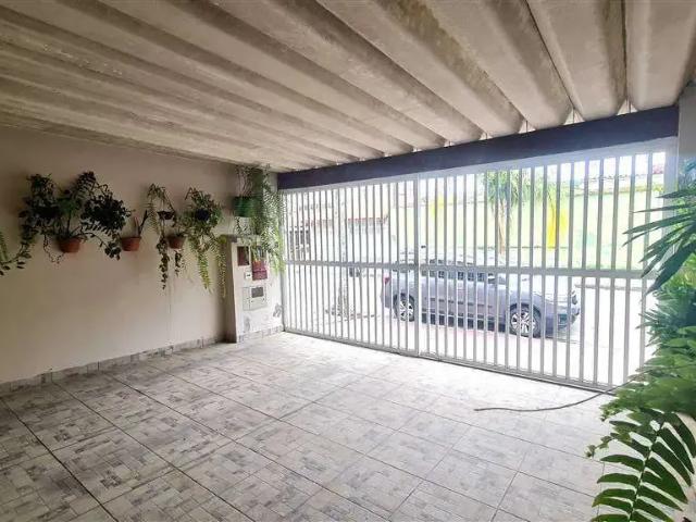 Casa / Sobrado para Venda em Praia Grande/SP Tupi 3 Quartos