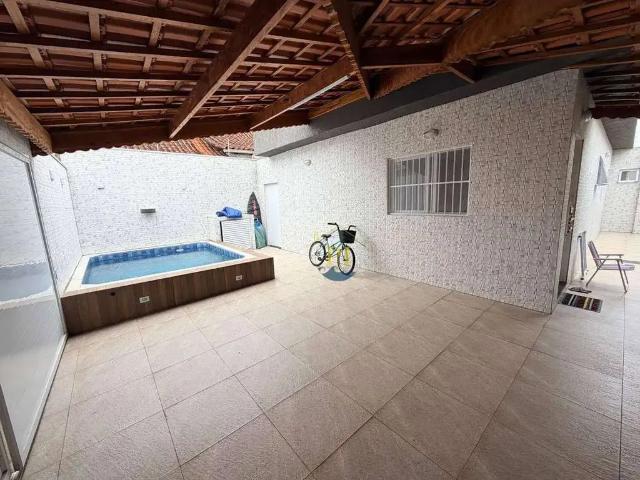 Casa / Sobrado para Venda em Praia Grande/SP Tupi 3 Quartos