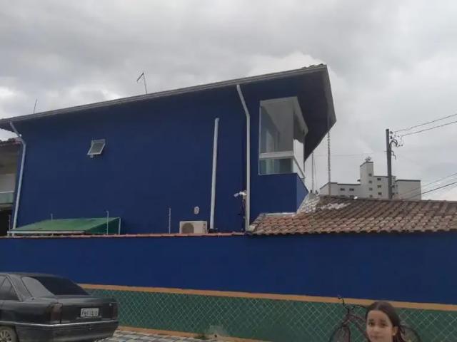 Casa / Sobrado para Venda em Praia Grande/SP Tupi 3 Quartos