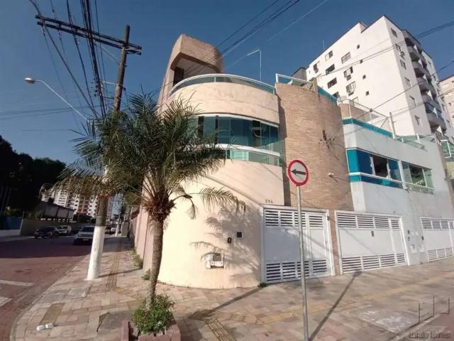 Casa / Sobrado para Venda em Praia Grande/SP Tupi 3 Quartos