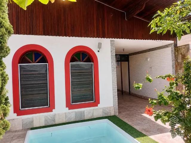 Casa / Sobrado para Venda em Praia Grande/SP Tupi 3 Quartos