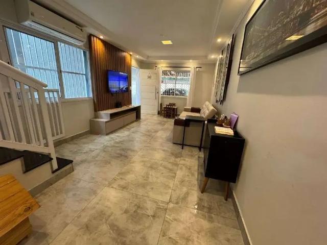 Casa / Sobrado para Venda em Praia Grande/SP Tupi 3 Quartos