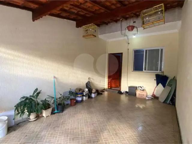 Casa / Sobrado para Venda em Praia Grande/SP Tupi 3 Quartos