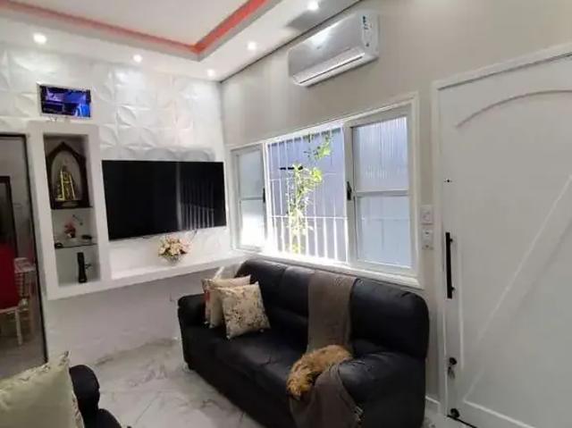Casa / Sobrado para Venda em Praia Grande/SP Tupi 4 Quartos