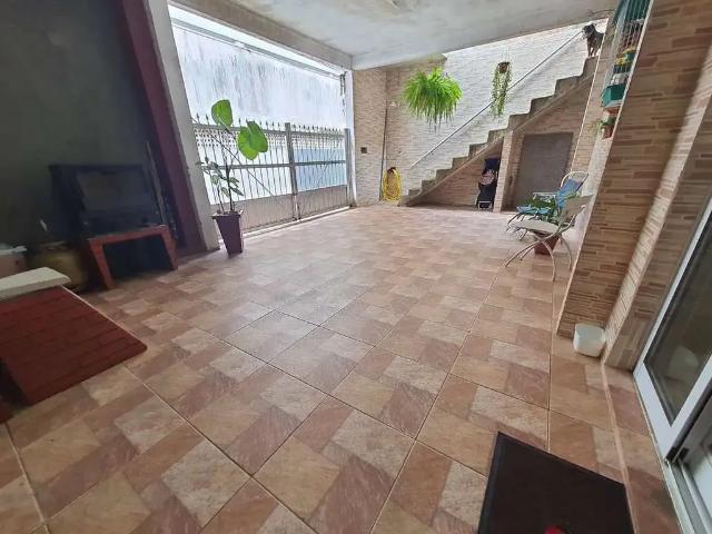 Casa / Sobrado para Venda em Praia Grande/SP Tupi 4 Quartos