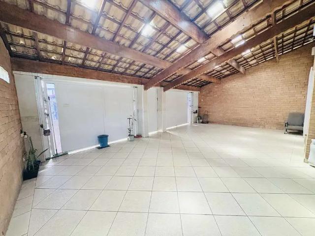 Casa / Sobrado para Venda em Praia Grande/SP Tupi 4 Quartos