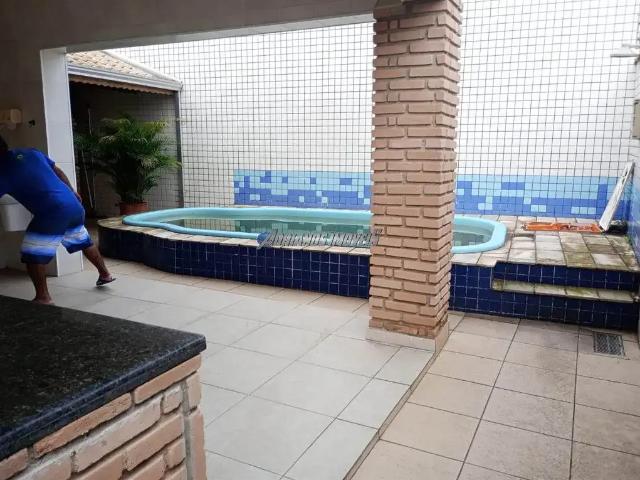 Casa / Sobrado para Venda em Praia Grande/SP Tupi 4 Quartos