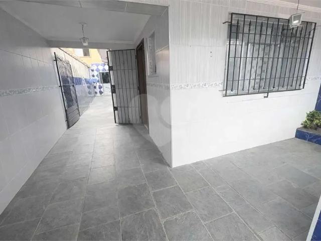 Casa / Sobrado para Venda em Praia Grande/SP Vila Mirim 2 Quartos