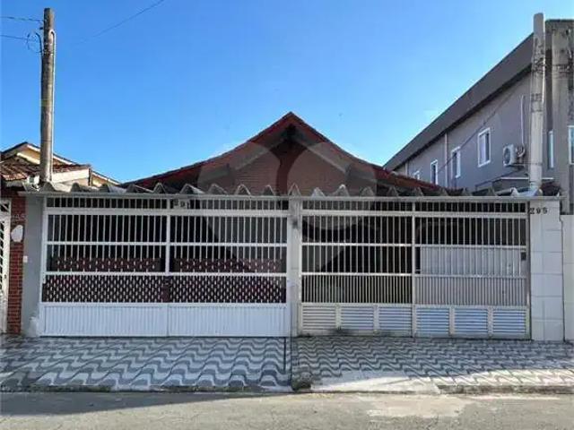 Casa / Sobrado para Venda em Praia Grande/SP Vila Mirim 3 Quartos