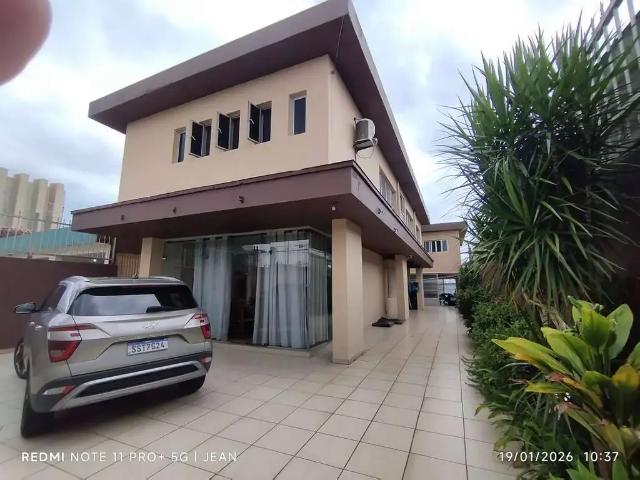Casa / Sobrado para Venda em Praia Grande/SP Vila Mirim 4 Quartos