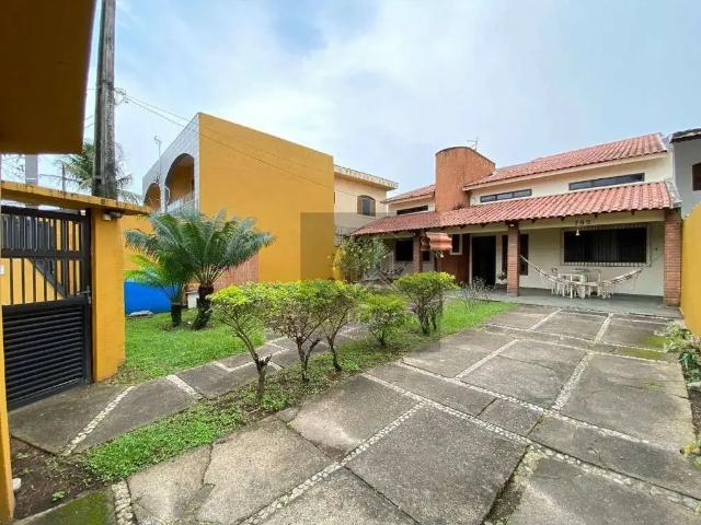 Casa / Sobrado para Venda em Praia Grande/SP Vila Mirim 5 Quartos