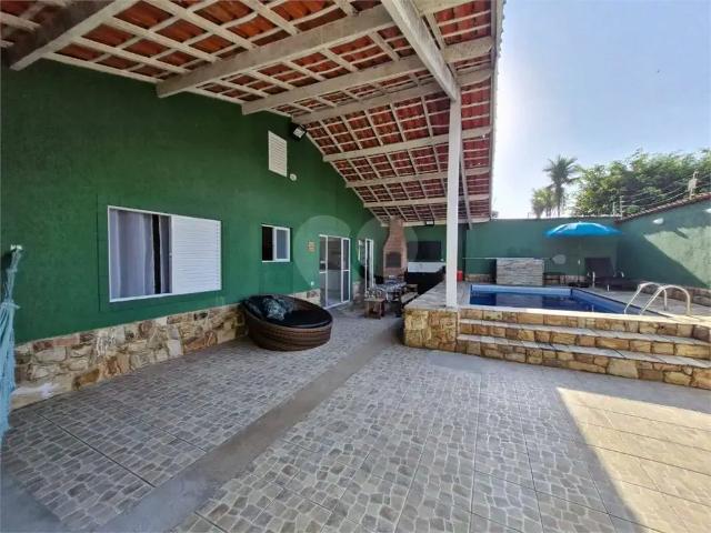 Casa / Sobrado para Venda em Praia Grande/SP Vila Caiçara 3 Quartos
