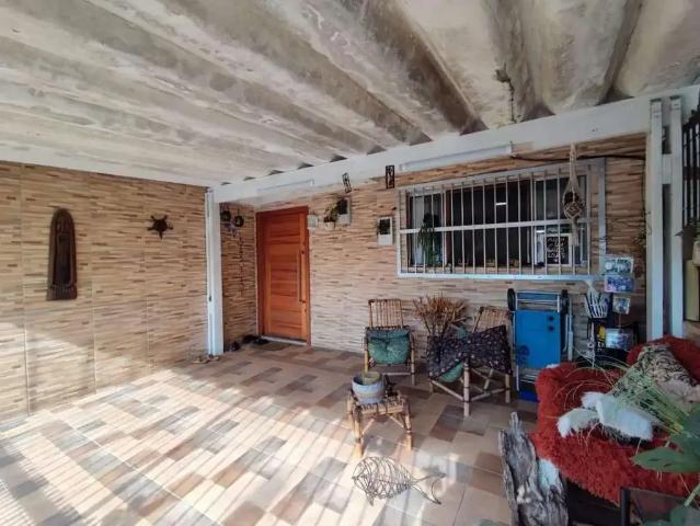 Casa / Sobrado para Venda em Praia Grande/SP Vila Caiçara 2 Quartos