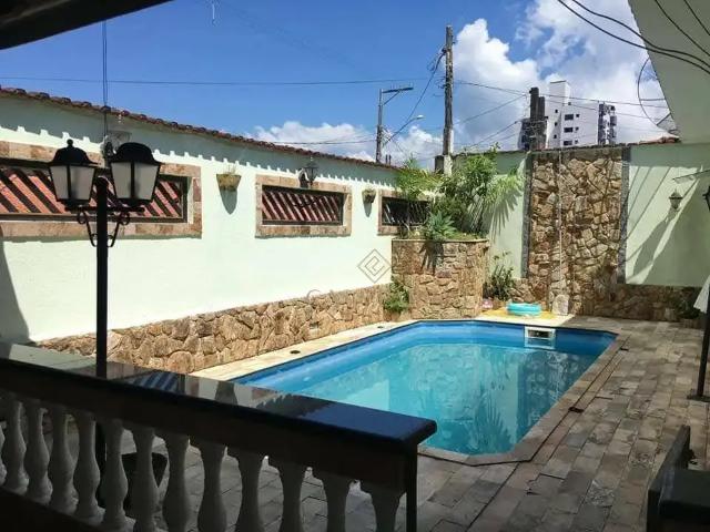Casa / Sobrado para Venda em Praia Grande/SP Vila Caiçara 4 Quartos