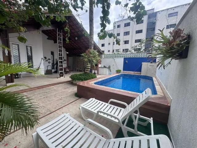 Casa / Sobrado para Venda em Praia Grande/SP Aviação 3 Quartos