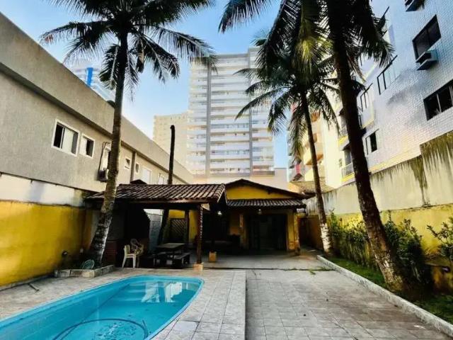 Casa / Sobrado para Venda em Praia Grande/SP Aviação 3 Quartos