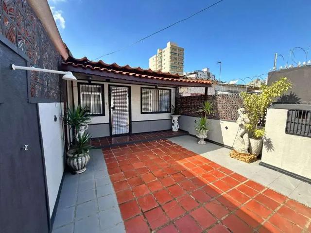 Casa / Sobrado para Venda em Praia Grande/SP Aviação 2 Quartos