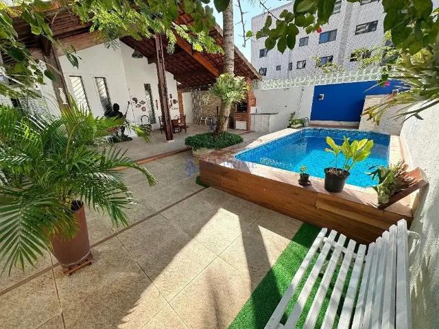 Casa / Sobrado para Venda em Praia Grande/SP Aviação 4 Quartos