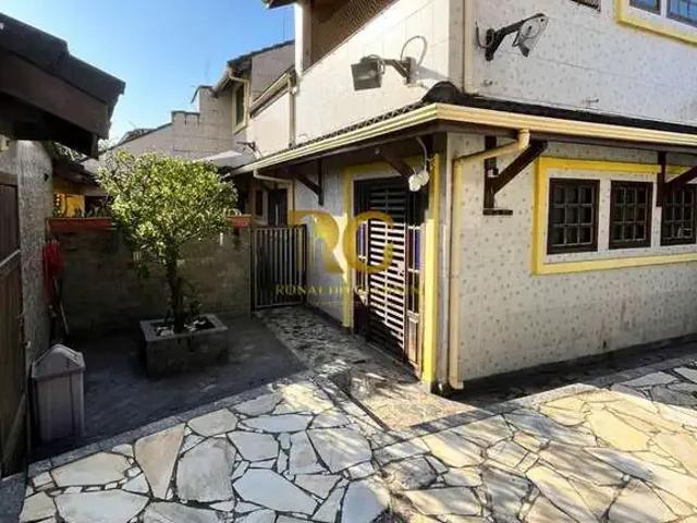 Casa / Sobrado para Venda em Praia Grande/SP Aviação 5 Quartos