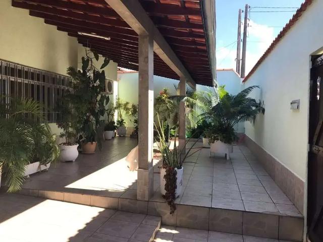 Casa / Sobrado para Venda em Praia Grande/SP Balneário Flórida 4 Quartos