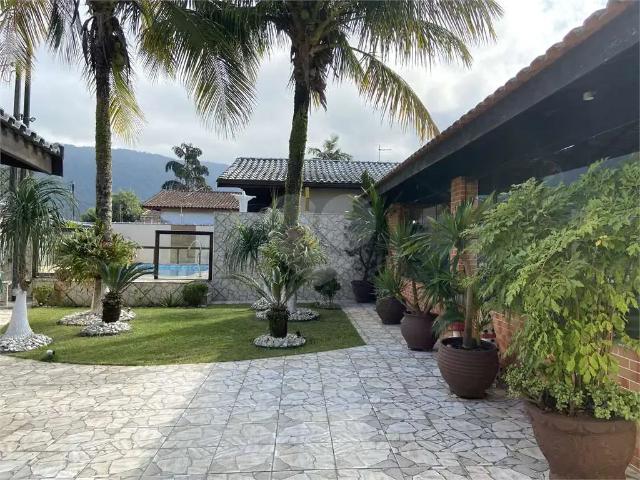 Casa / Sobrado para Venda em Praia Grande/SP Balneário Flórida 5 Quartos
