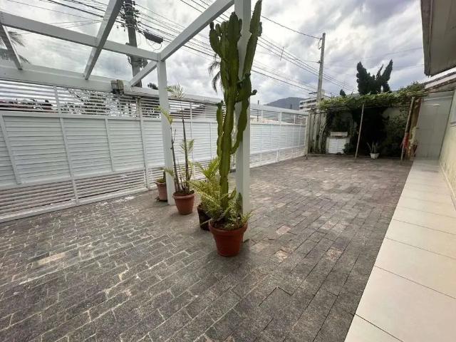 Casa / Sobrado para Venda em Praia Grande/SP Balneário Flórida 3 Quartos